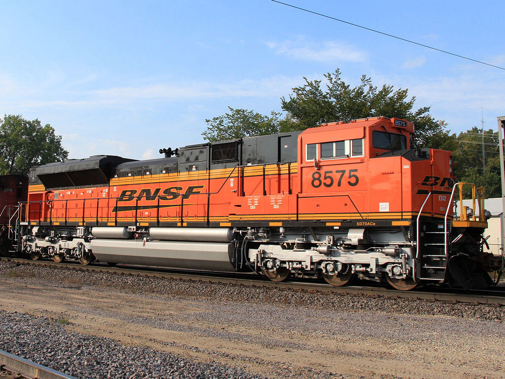 BNSF 8575